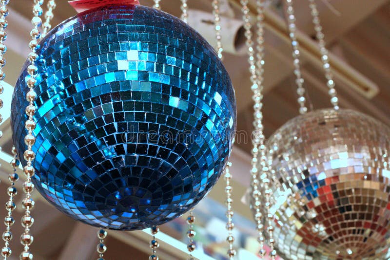 Esferas do disco imagem de stock. Imagem de espelho, azul - 2832527