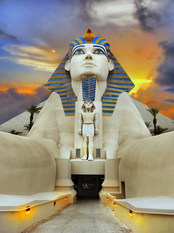 Esfinge egipcia fotografía editorial. Imagen de vegas - 73286187