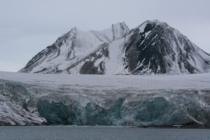 Esmark Glacier, Spitzbergen Stock Image - Image of glacier, peak: 262691