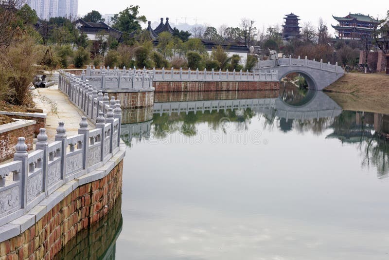 Espectro Del Lago-Qingyun De Qinyun Foto de archivo - Imagen de ...