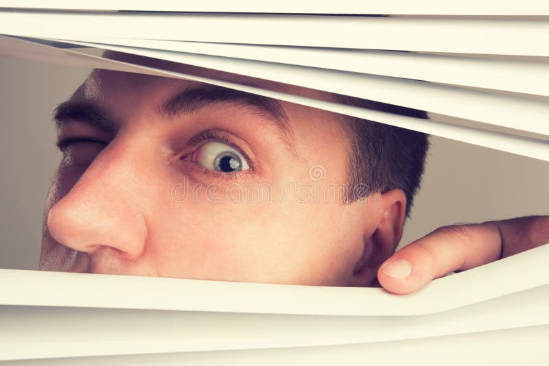 Espionaje foto de archivo. Imagen de atractivo, hombre - 35365502