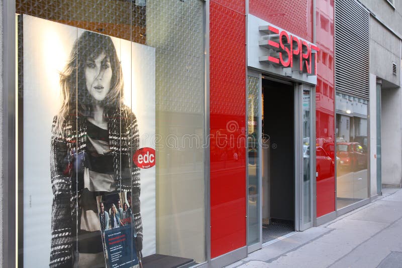 Esprit fashion store editorial photography. Image of branch - 27840712