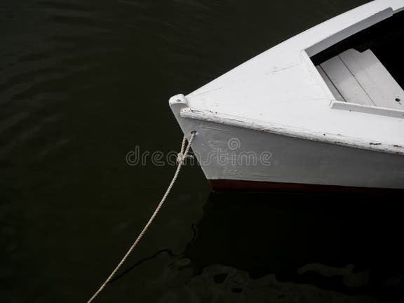Esquife blanco foto de archivo. Imagen de blanco, resplandor - 55194162