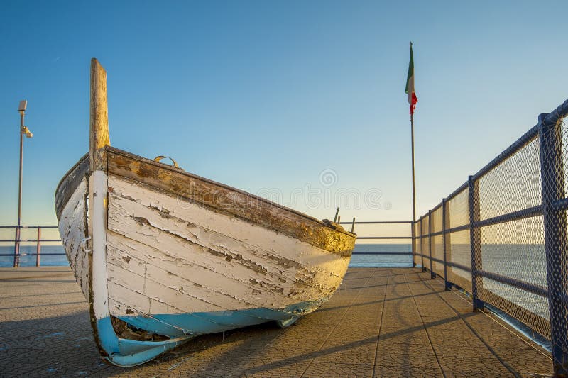 1,097 Esquife Fotos - Libres de Derechos y Gratuitas de Dreamstime