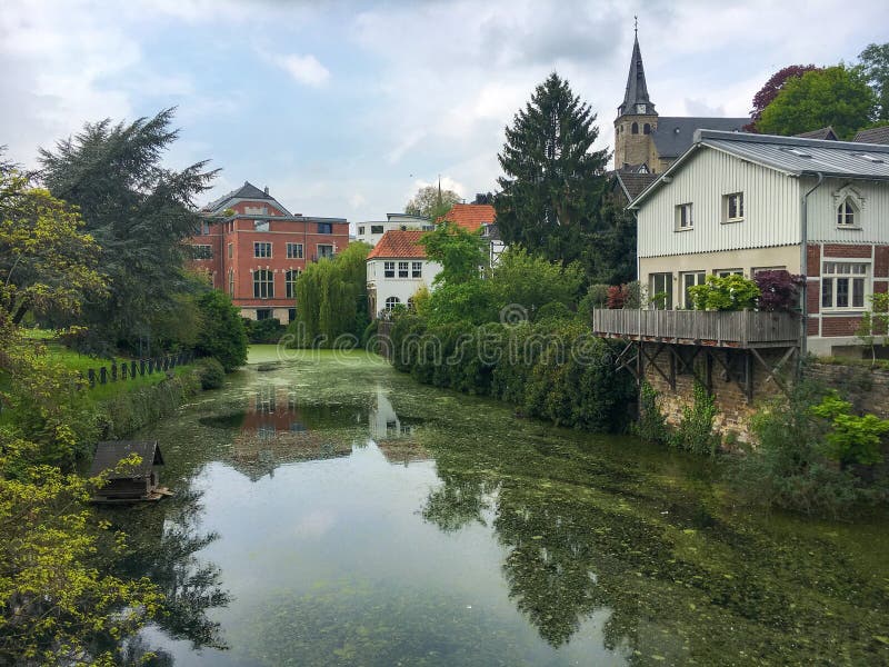 Essen Kettwig, Alemania imagen de archivo. Imagen de lago - 112267511