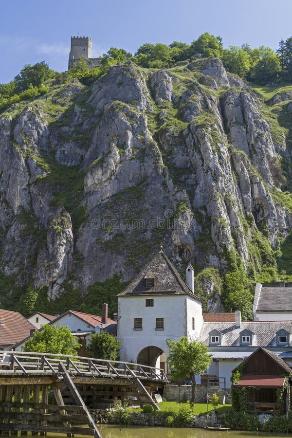 Essing in valley Altmuehl stock image. Image of ages - 33233087