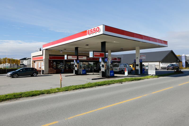 Esso-Tankstelle in Der Deutschen Stadt Von Kehl Redaktionelles ...