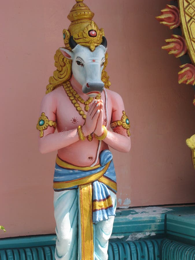 Estátua Hindu Da Vaca Sagrada Do Deus Imagem de Stock - Imagem de vaca ...