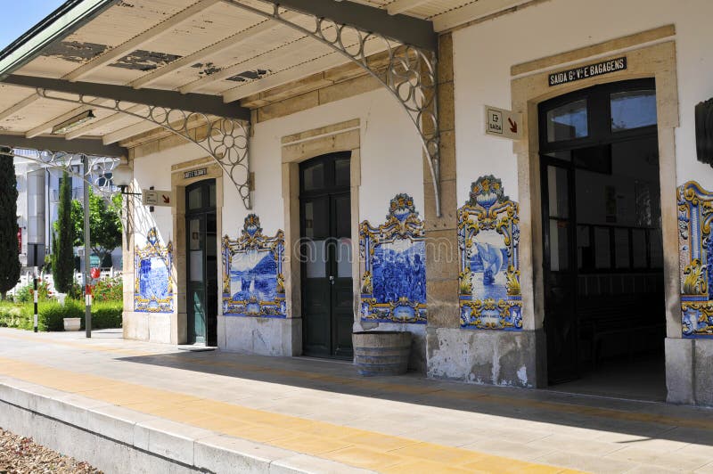 Estação De Comboio Do Pinhao Foto de Stock - Imagem de ferrovia ...