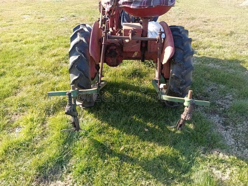 Esta Es La Parte Trasera Del Tractor Foto de archivo - Imagen de coche ...