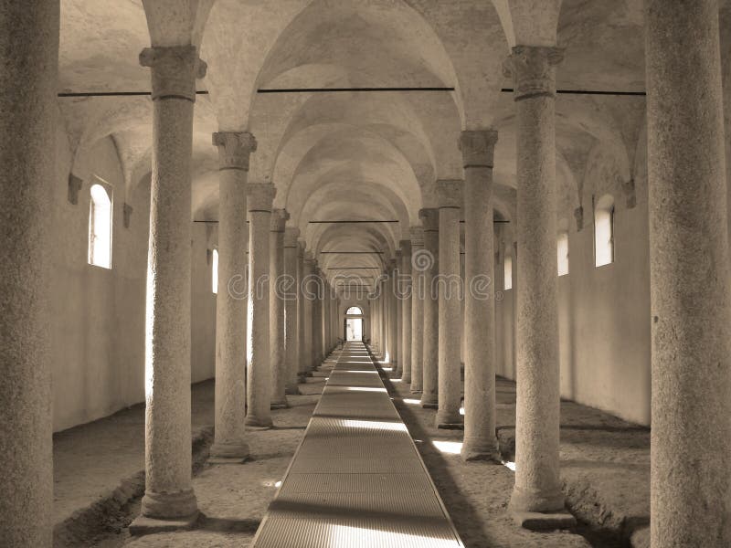 Establos Antiguos En El Castillo Imagen de archivo - Imagen de interior ...