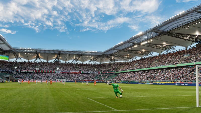 Estadio de Legia Varsovia fotografía editorial. Imagen de corte - 77605097