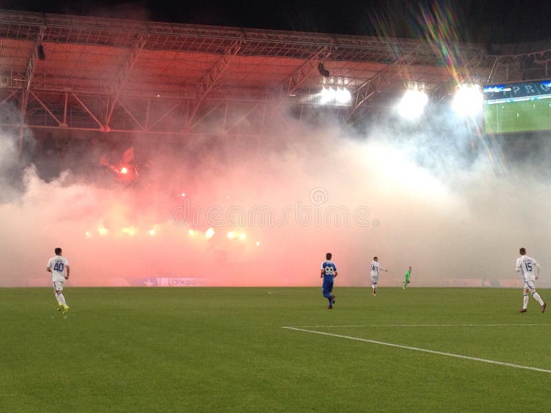 Estadio en humo imagen de archivo editorial. Imagen de deporte - 80286514