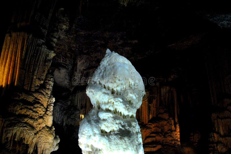 Estalactita foto de archivo. Imagen de estalagita, primer - 10983554