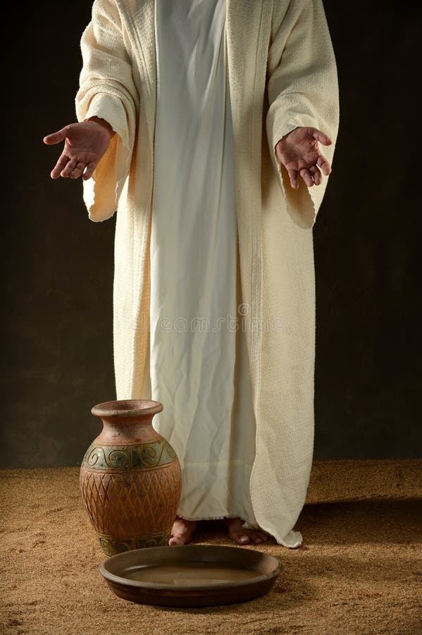 Jesus Que Está Com As Mãos Estendidas Foto de Stock - Imagem de sagrado ...