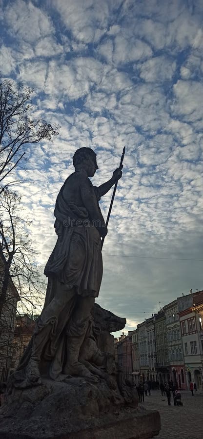 Estatua de Adonis imagen de archivo. Imagen de estatua - 89533237