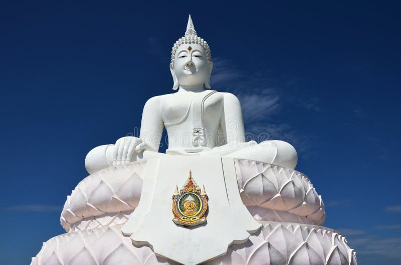 Estatua De Buda En Ubon, Tailandia Imagen de archivo - Imagen de ...