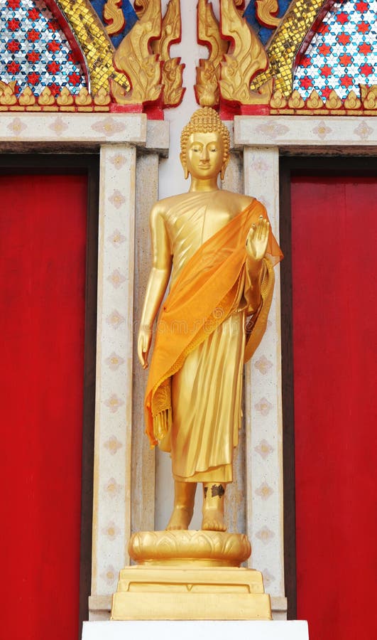 Estatua budista imagen de archivo. Imagen de cultura, brillante - 3574977