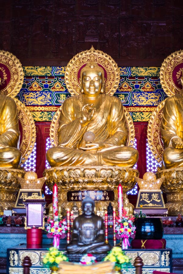 Estatua de China Buda imagen de archivo. Imagen de escultura - 49339997