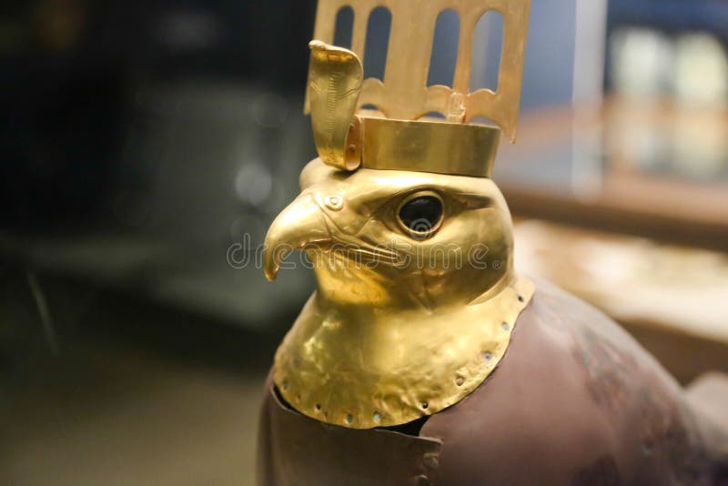 Estatua De Dios Del Tesoro De Douch - Museo Egipcio Imagen editorial ...