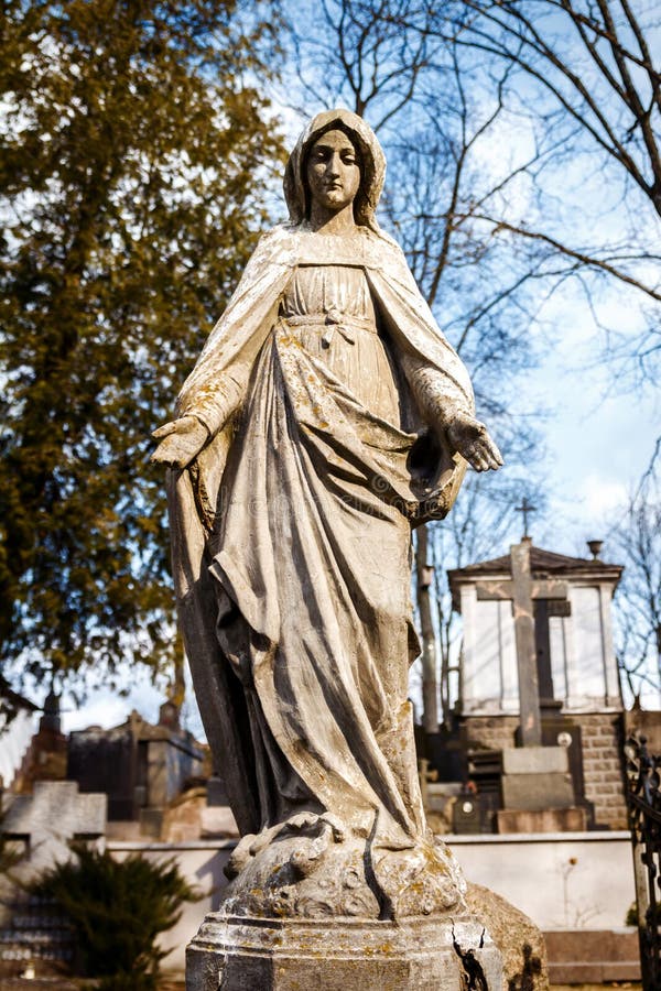 Estatua de la Virgen Maria imagen de archivo. Imagen de antigüedad ...