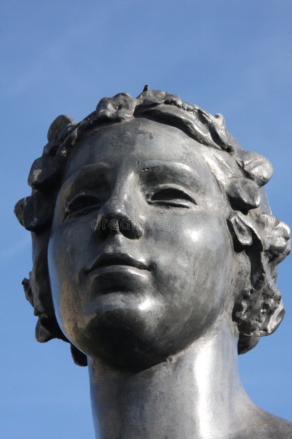 Estatua de Maillol imagen de archivo. Imagen de francés - 53290583