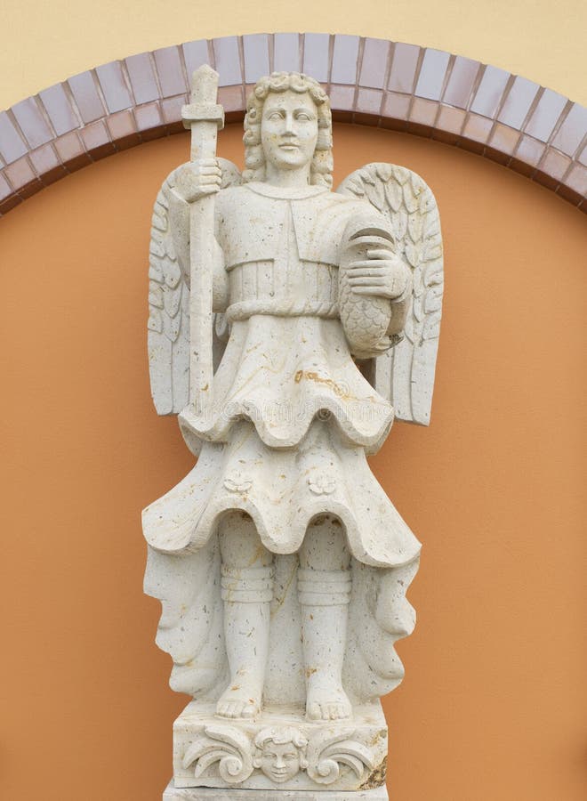 Estatua De Neptuno, Dios Del Mar Foto de archivo - Imagen de griego ...