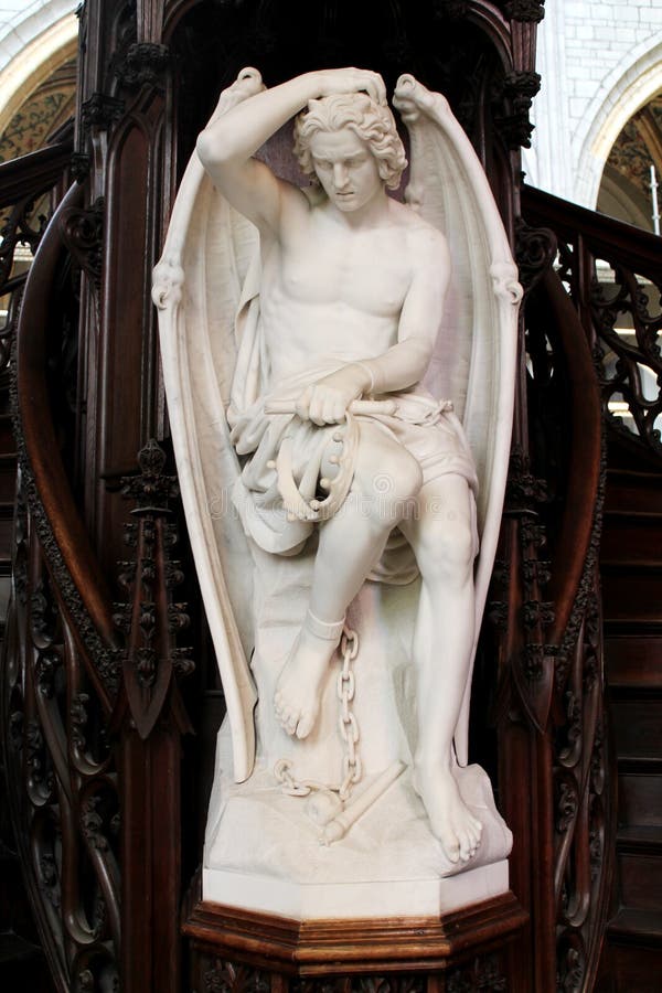 Estatua de un ángel imagen de archivo. Imagen de lieja - 44630807