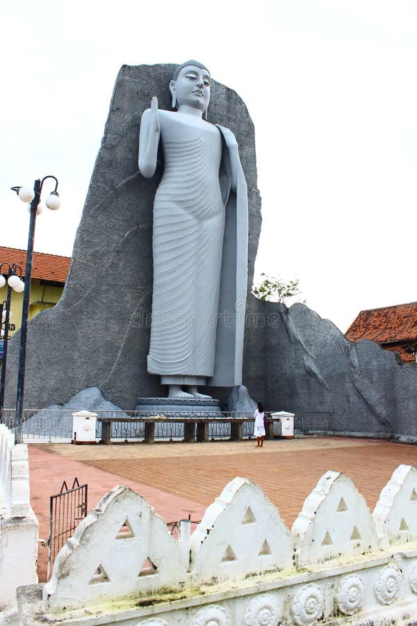 Estatua De Vishnu Devinuwara Foto de archivo - Imagen de templo ...
