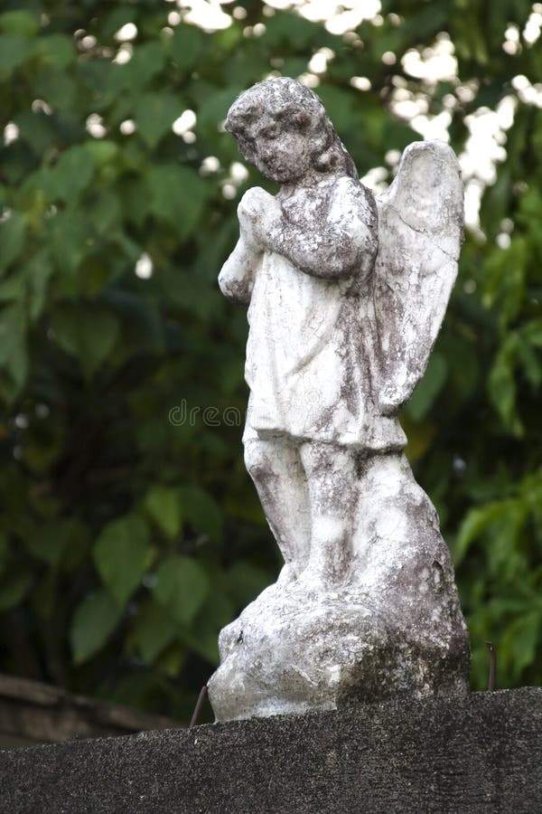 Estatua del ángel foto de archivo. Imagen de rezo, ruegue - 1516686