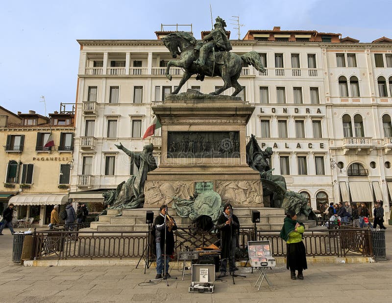 Estatua Ecuestre De Bartolomeo Colleoni, Venecia Foto editorial ...