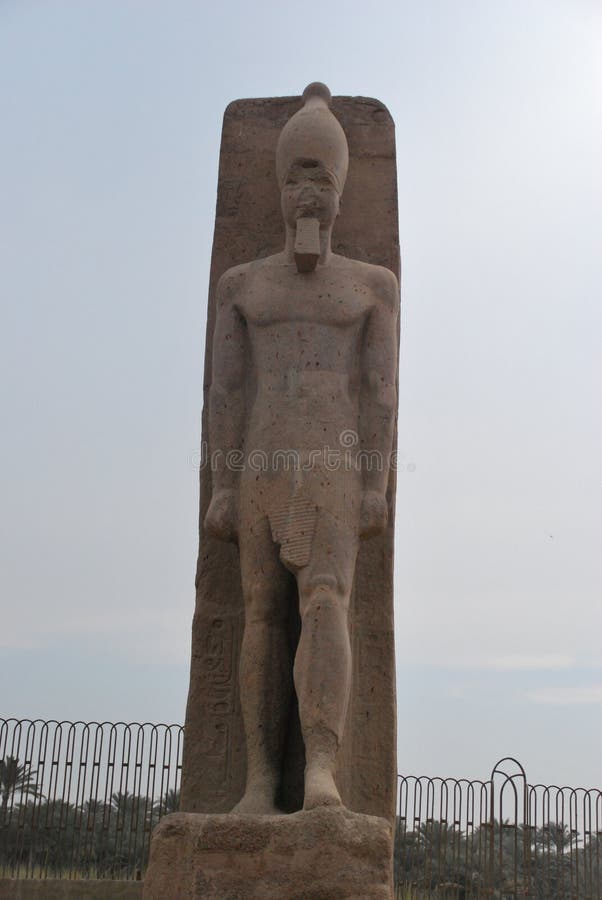 Estatua Ramses II foto de archivo. Imagen de artefacto - 94986570