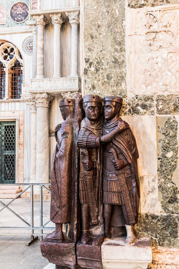 Estatuas de la tetrarca foto de archivo. Imagen de estatua - 51025880