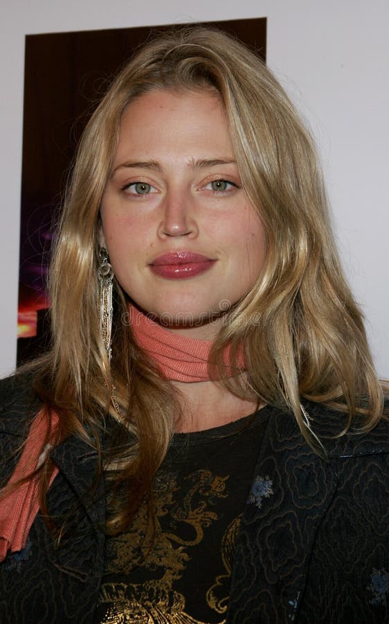 Estella warren foto editorial. Imagen de famoso, modelo - 175767271