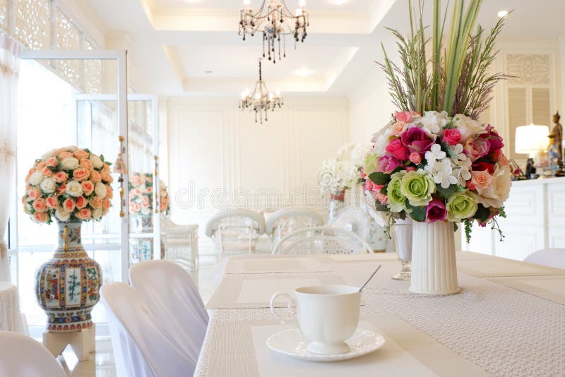 Estilo Interior Colonial Blanco Imagen de archivo - Imagen de cubo ...