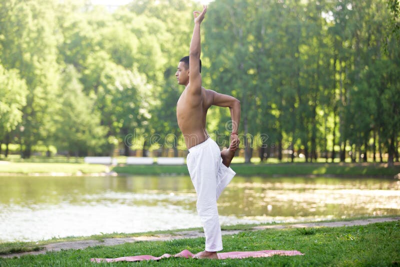 Estirar ejercicios foto de archivo. Imagen de deporte - 61332712