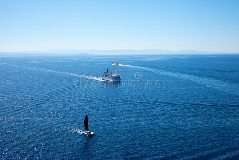 Estrecho de Bonifacio. foto de archivo. Imagen de horizonte - 38125942