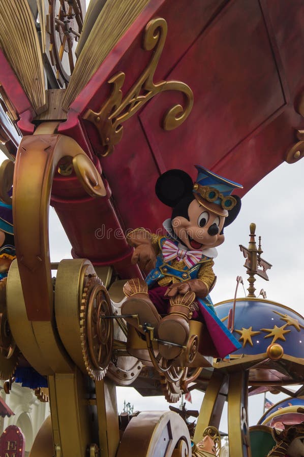 Estrellas De Disney En Desfile Foto de archivo editorial - Imagen de ...