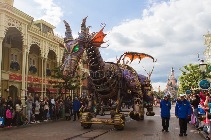 Estrellas De Disney En Desfile Imagen de archivo editorial - Imagen de ...