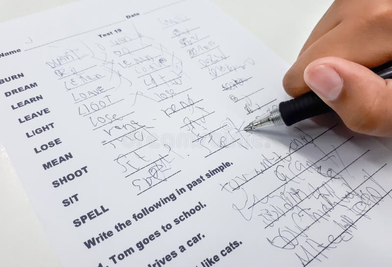 Estudiante Con Una Mala Escritura Imagen de archivo - Imagen de carta ...