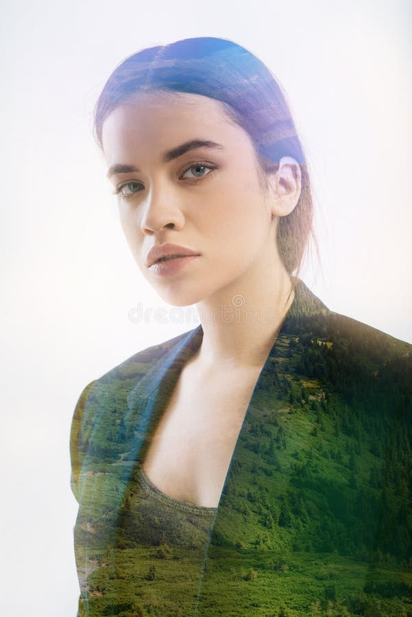 Estudiante Responsable Que Coloca Y Que Espera a Su Profesor Foto de ...