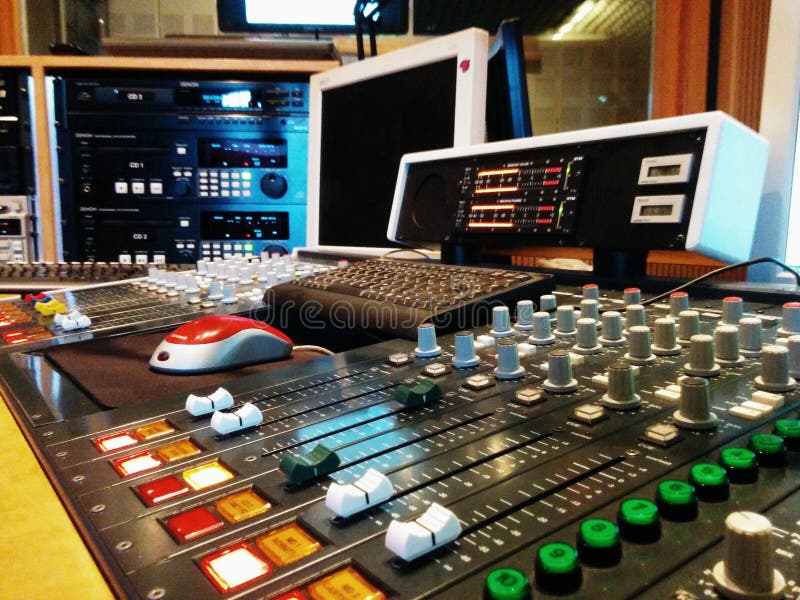 Estudio De Radio (PAA De La Radio) Imagen editorial - Imagen de ...