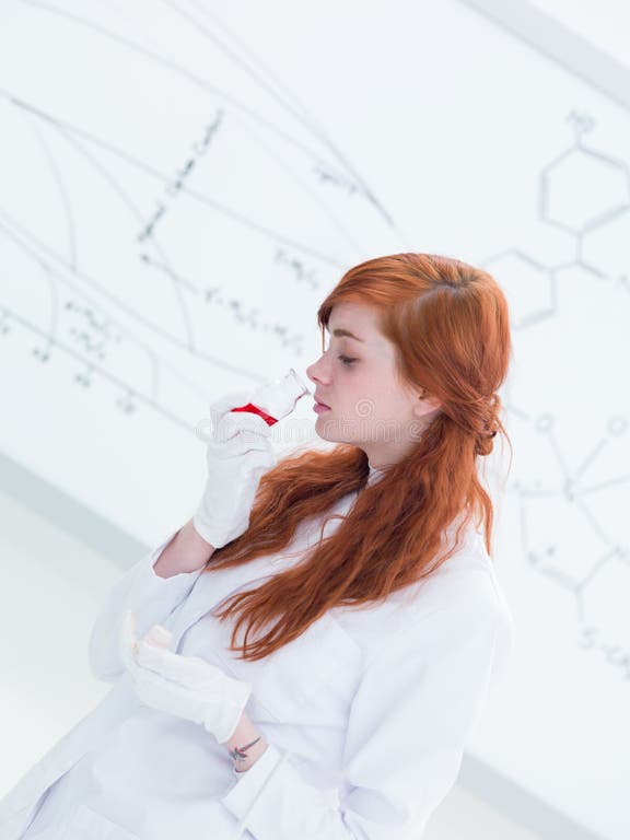 Estudos Experimentais Do Estudante Foto de Stock - Imagem de vermelho ...