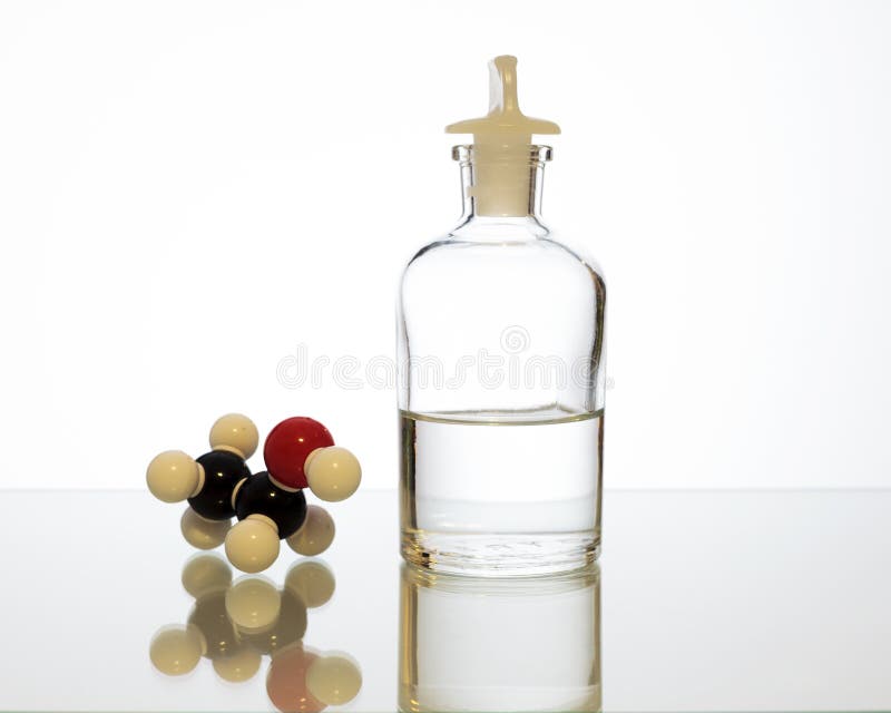 Struttura Della Molecola Dell'etanolo (C2H6O) Immagine Stock - Immagine ...