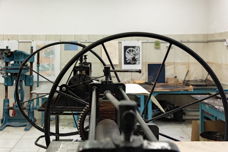 Etching Press in Etching Studio Editorial Photography - Image of press ...