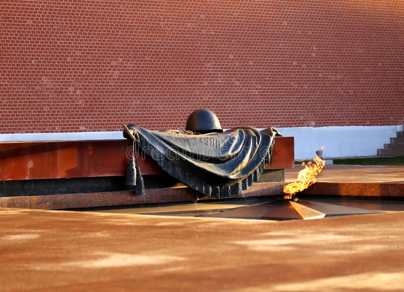 Eternal fire on Red Square editorial photography. Image of monument ...