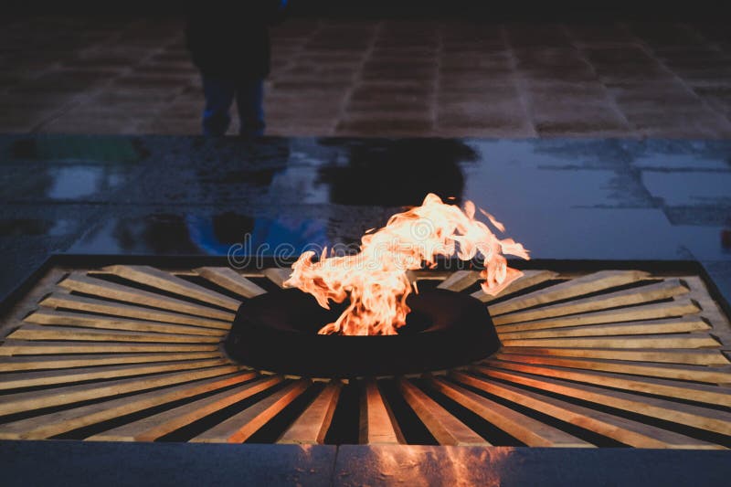Eternal Flame. Memory of Fallen Soldiers Editorial Photo - Image of ...