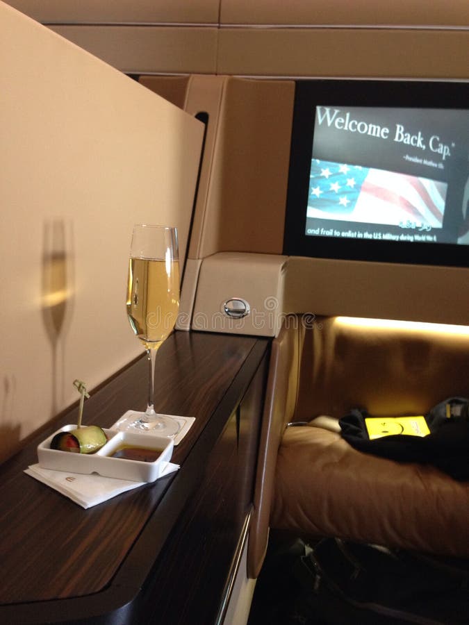 Etihad airways A330 editorial image. Image of diamond - 42996620