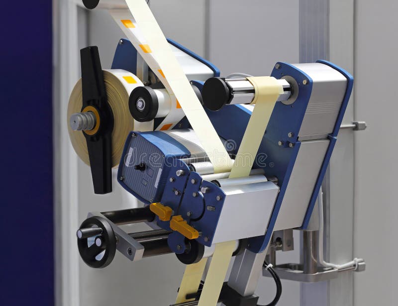 Etikettiermaschine stockfoto. Bild von produktion, ausrüstung - 42374564