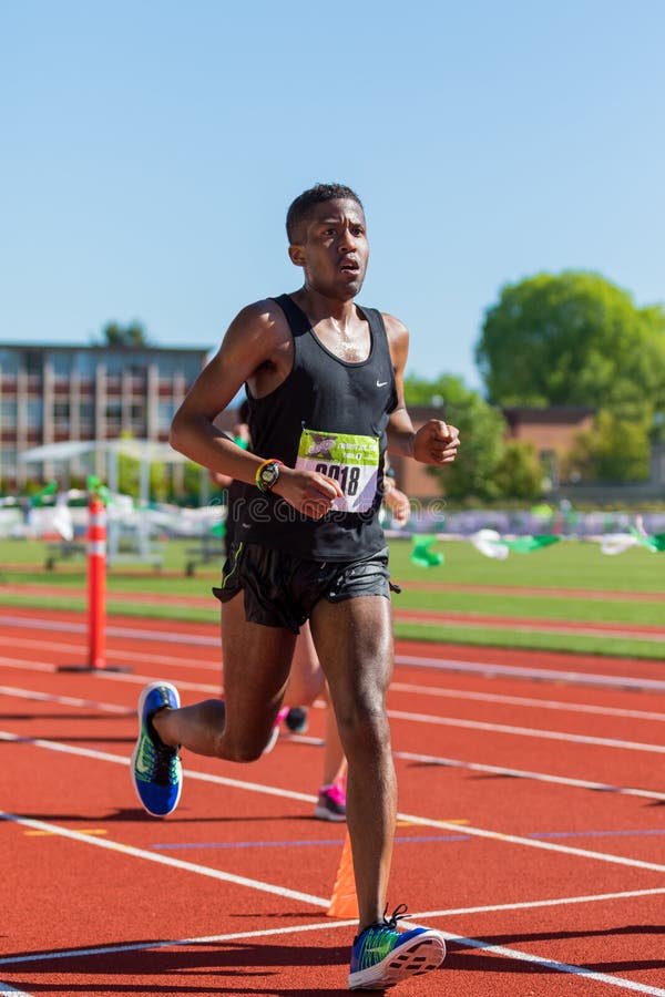 Marathon Runner Approaching Finish Line Stock Photos - Free & Royalty ...